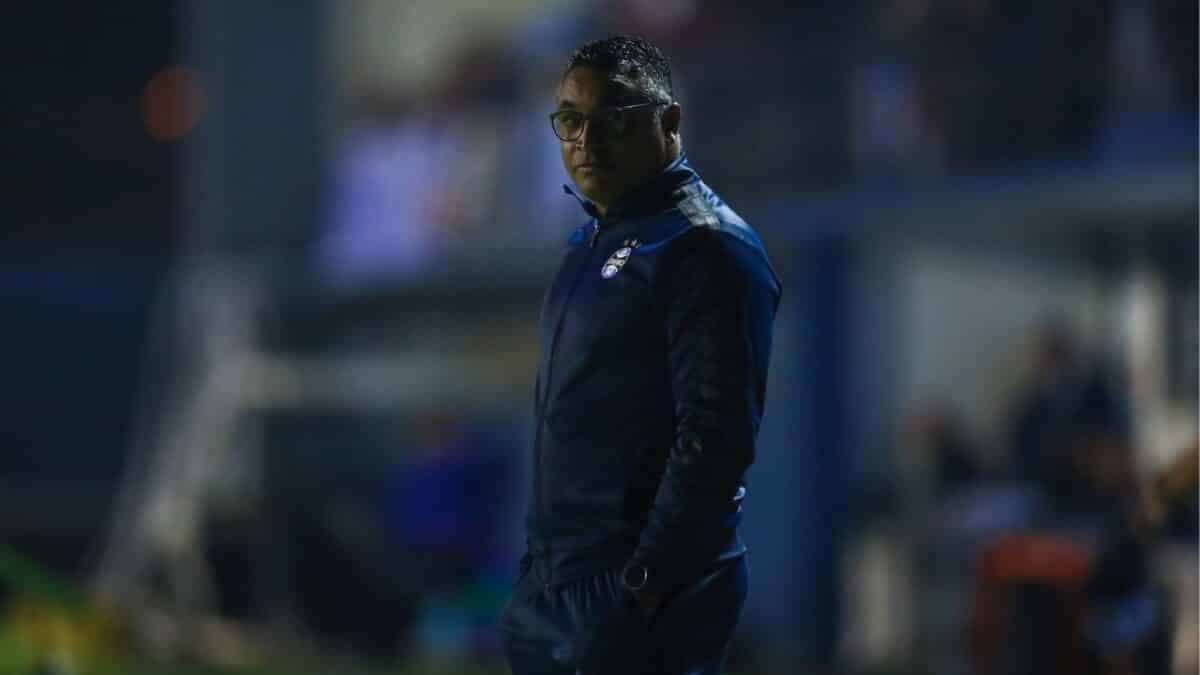 Roger Machado completa 100 dias de Grêmio com 2 títulos e sem embalar