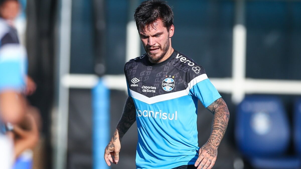 Renato expõe cuidado com Nathan no Grêmio após estreia
