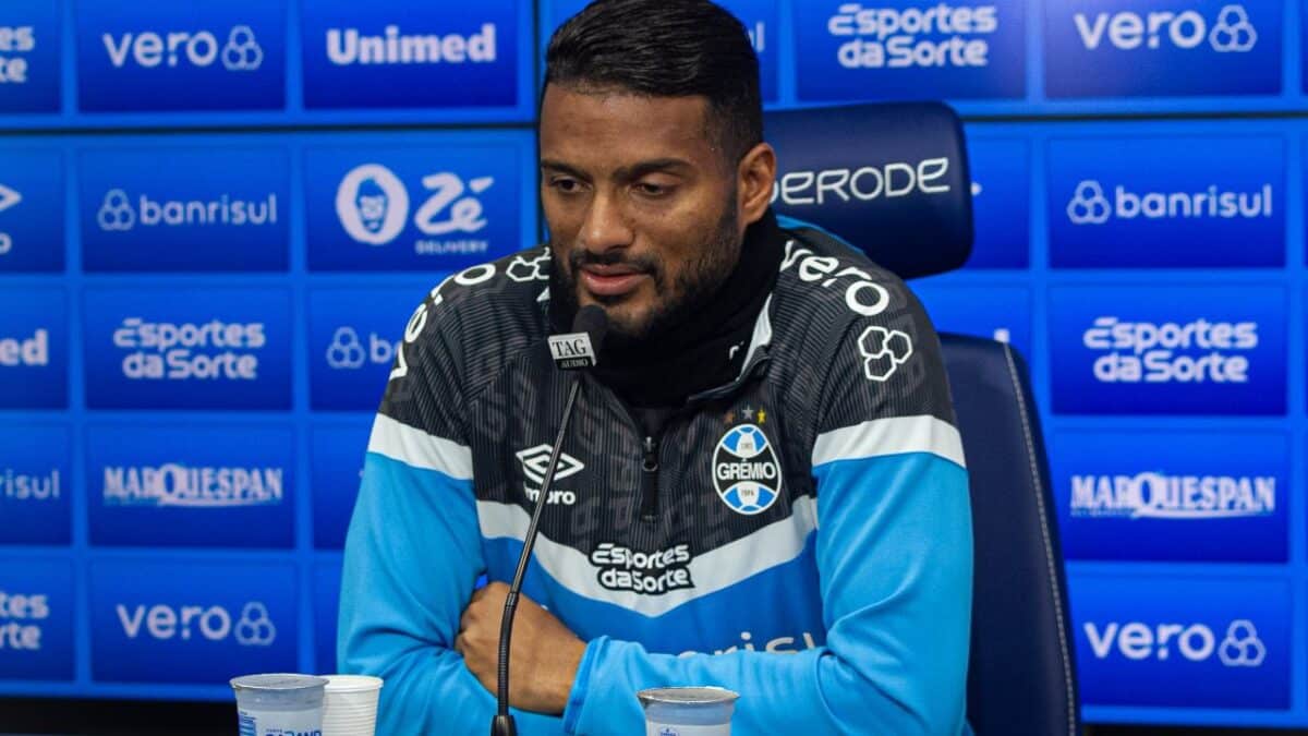 VÍDEO: você não vai acreditar no GOLAÇO que Reinaldo fez no treino do ...