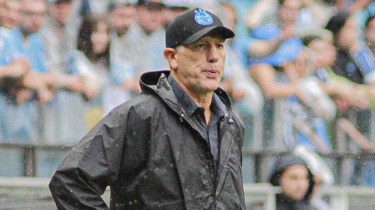Clube mineiro encerra negociações com Renato Portaluppi Clube mineiro encerra negociações com Renato Portaluppi
