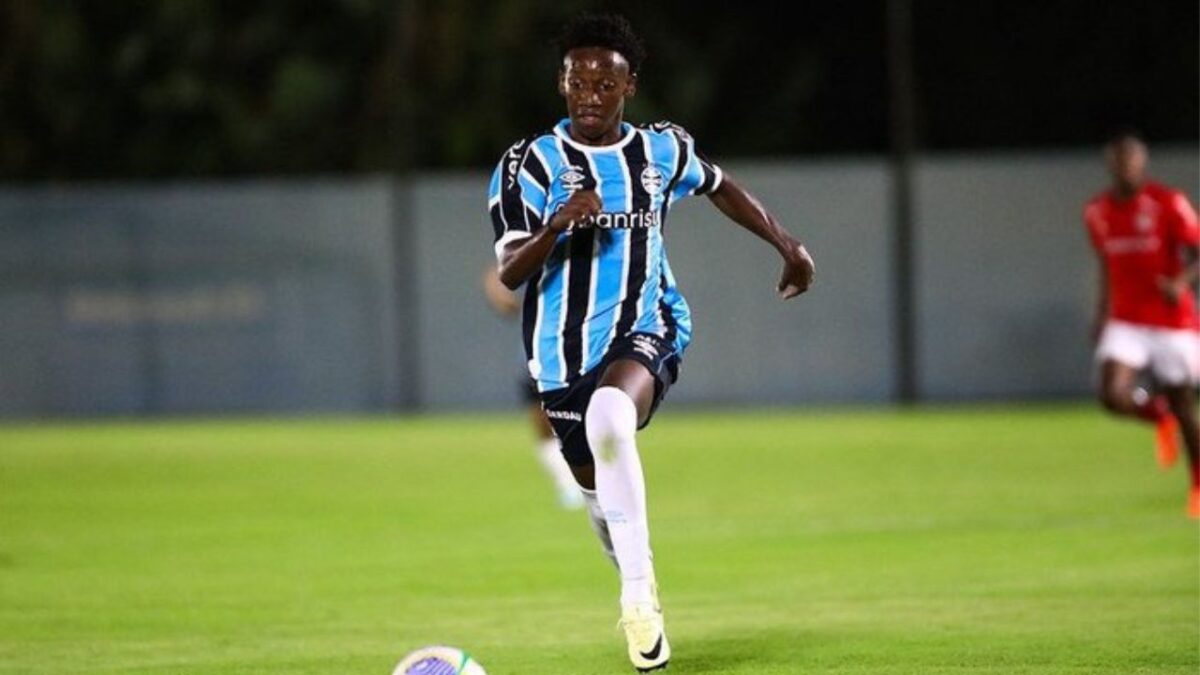 A boa notícia para Gabriel Mec no Grêmio