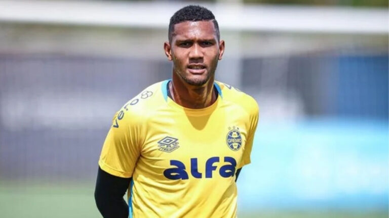 Grêmio busca novo clube para goleiro Adriel - Portal do Gremista